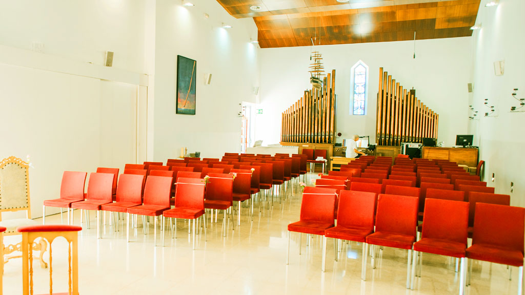 Designing for Faith: Latest Trends in Banquet Chairs for Church Settin ...